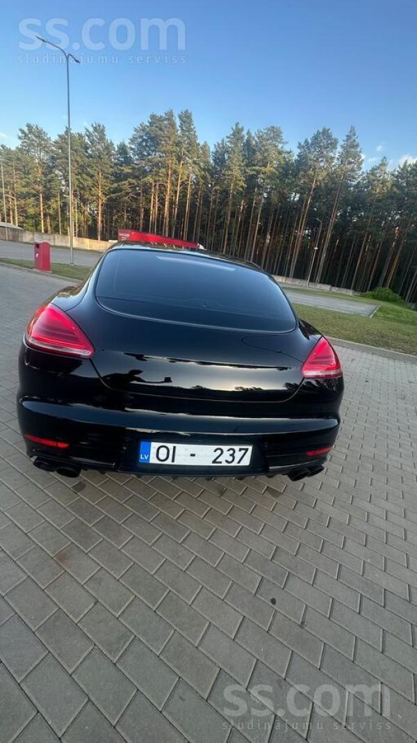 Porsche Panamera 2016 in Daugavpils on AUTOMOTO.COM.LV Black Porsche Panamera 2016 in Daugavpils, with an engine capacity of 3.60 L and mileage of 81 thousand km for 27500 €, photo 5 on AUTOMOTO.COM.LV