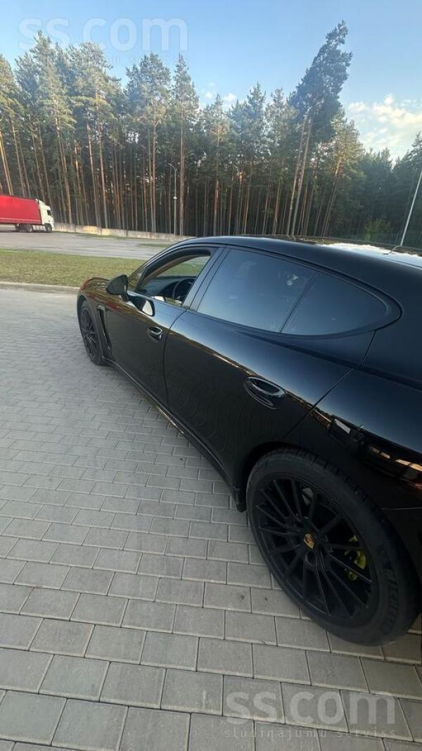 Porsche Panamera 2016 in Daugavpils on AUTOMOTO.COM.LV Black Porsche Panamera 2016 in Daugavpils, with an engine capacity of 3.60 L and mileage of 81 thousand km for 27500 €, photo 7 on AUTOMOTO.COM.LV