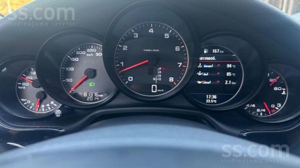 Porsche Panamera 2016 in Daugavpils on AUTOMOTO.COM.LV Black Porsche Panamera 2016 in Daugavpils, with an engine capacity of 3.60 L and mileage of 81 thousand km for 27500 €, photo 9 on AUTOMOTO.COM.LV