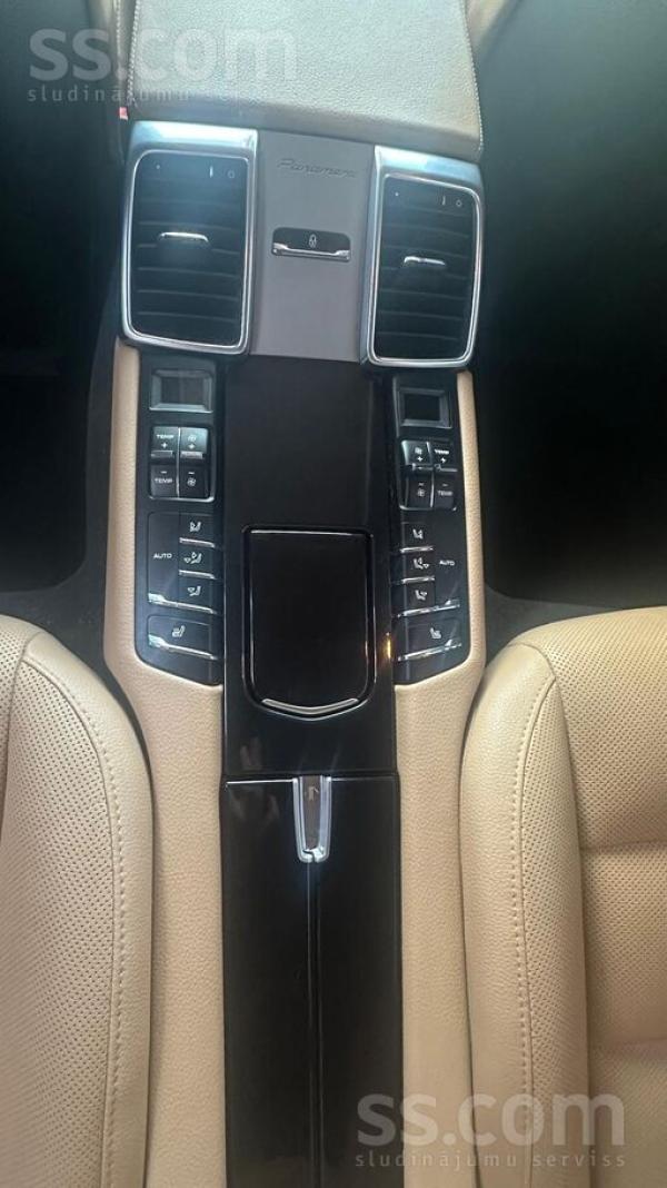 Porsche Panamera 2016 in Daugavpils on AUTOMOTO.COM.LV Black Porsche Panamera 2016 in Daugavpils, with an engine capacity of 3.60 L and mileage of 81 thousand km for 27500 €, photo 11 on AUTOMOTO.COM.LV