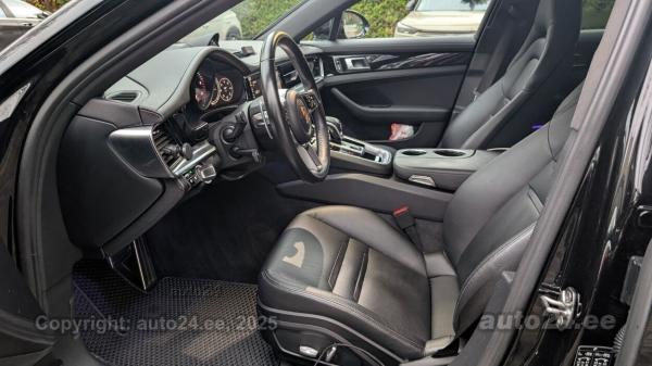 Black Porsche Panamera 2017 in Tallinn, with an engine capacity of 4.00 L and mileage of 167 thousand km for 66666 €, photo 11 on AUTOMOTO.COM.LV