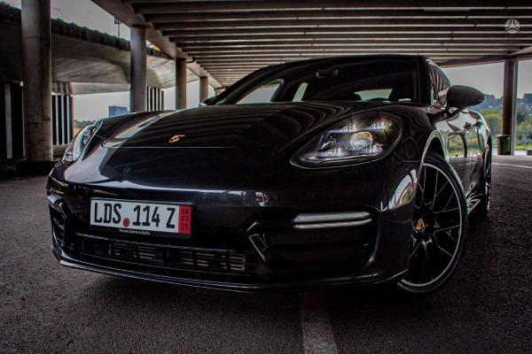 Black Porsche Panamera 2017 in Kaunas, with an engine capacity of 3.00 L and mileage of 106 thousand km for 44000 €, photo 1 on AUTOMOTO.COM.LV