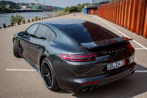 Melns Porsche Panamera 2017 Kauņa, ar dzinēja tilpumu 3.00 L un nobraukumu 106 tūkst. km par 44000 €, foto 17 vietnē AUTOMOTO.COM.LV