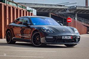 Melns Porsche Panamera 2017 Kauņa, ar dzinēja tilpumu 3.00 L un nobraukumu 106 tūkst. km par 44000 €, foto 24 vietnē AUTOMOTO.COM.LV