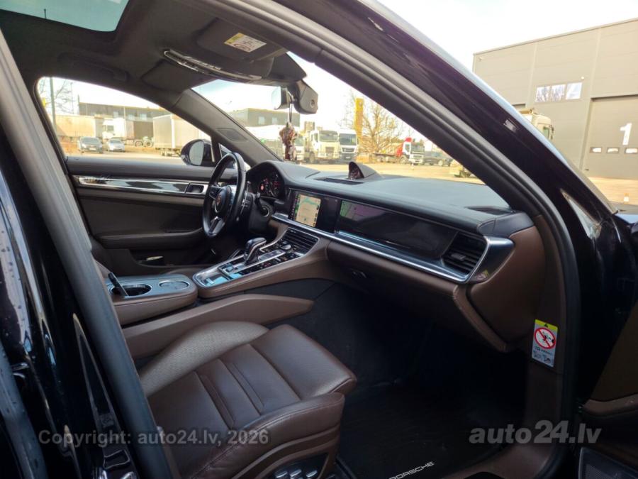 Black Porsche Panamera 2017 in Tallinn, with an engine capacity of 4.00 L and mileage of 184 thousand km for 68500 €, photo 4 on AUTOMOTO.COM.LV