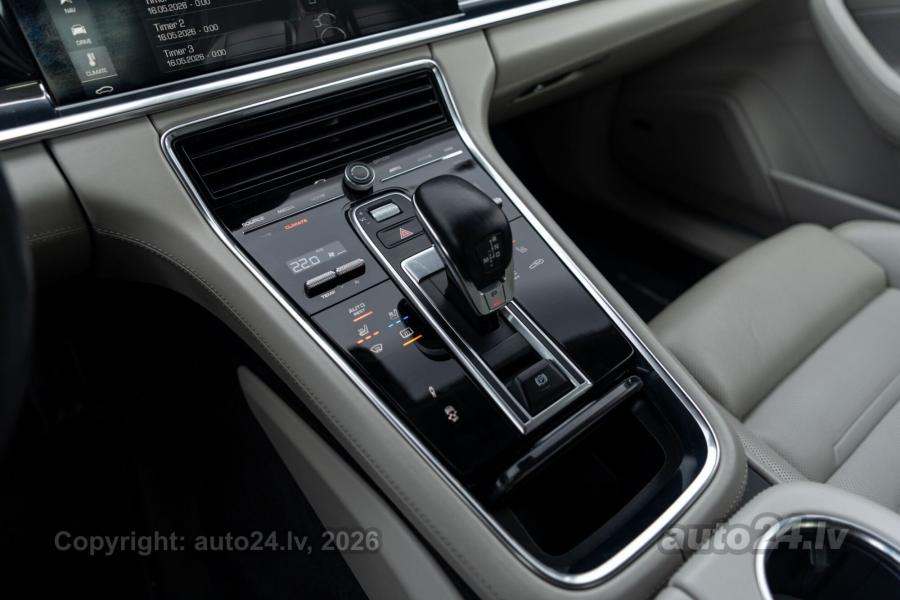 Black Porsche Panamera 2017 in Tallinn, with an engine capacity of 2.90 L and mileage of 176 thousand km for 44000 €, photo 9 on AUTOMOTO.COM.LV