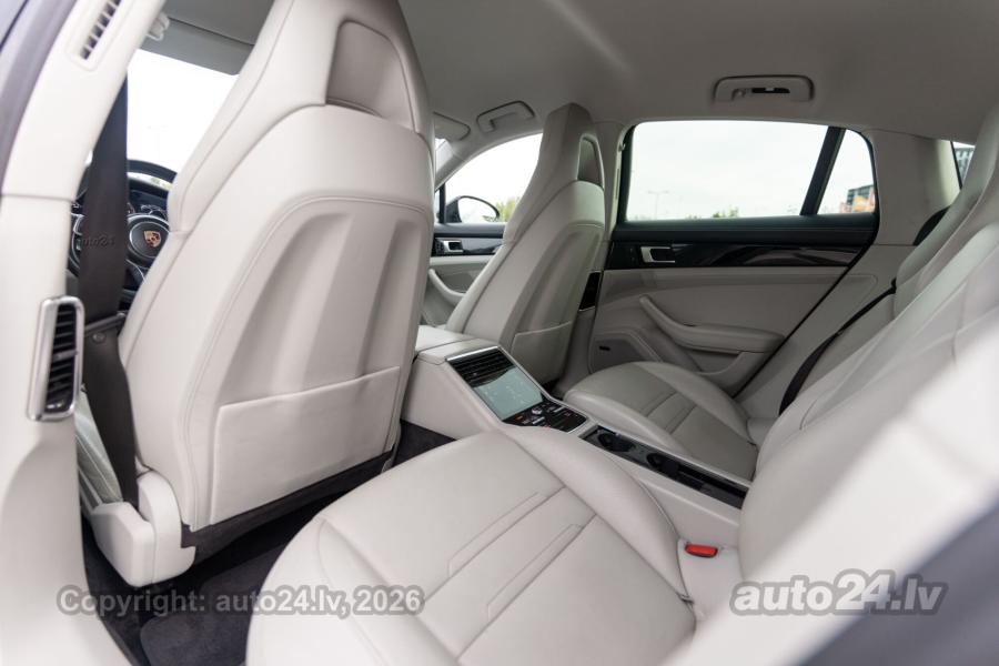 Black Porsche Panamera 2017 in Tallinn, with an engine capacity of 2.90 L and mileage of 176 thousand km for 44000 €, photo 12 on AUTOMOTO.COM.LV