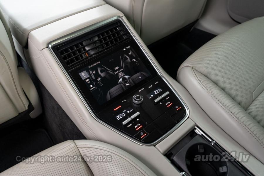 Black Porsche Panamera 2017 in Tallinn, with an engine capacity of 2.90 L and mileage of 176 thousand km for 44000 €, photo 13 on AUTOMOTO.COM.LV