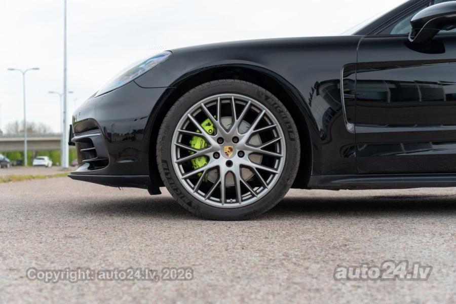 Black Porsche Panamera 2017 in Tallinn, with an engine capacity of 2.90 L and mileage of 176 thousand km for 44000 €, photo 15 on AUTOMOTO.COM.LV