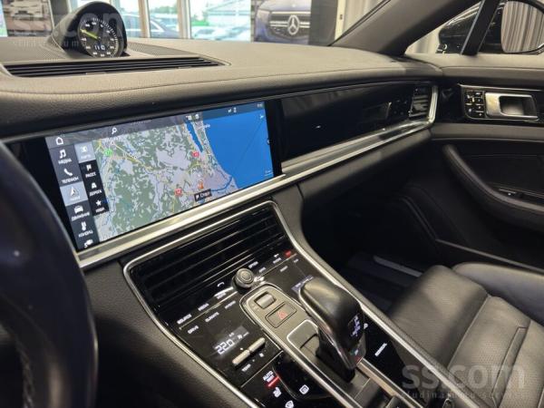 Black Porsche Panamera 2017 in Riga, with an engine capacity of 2.90 L and mileage of 72 thousand km for 52900 €, photo 9 on AUTOMOTO.COM.LV