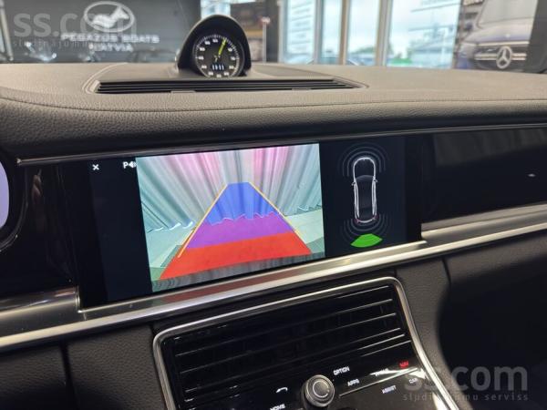 Black Porsche Panamera 2017 in Riga, with an engine capacity of 2.90 L and mileage of 72 thousand km for 52900 €, photo 10 on AUTOMOTO.COM.LV