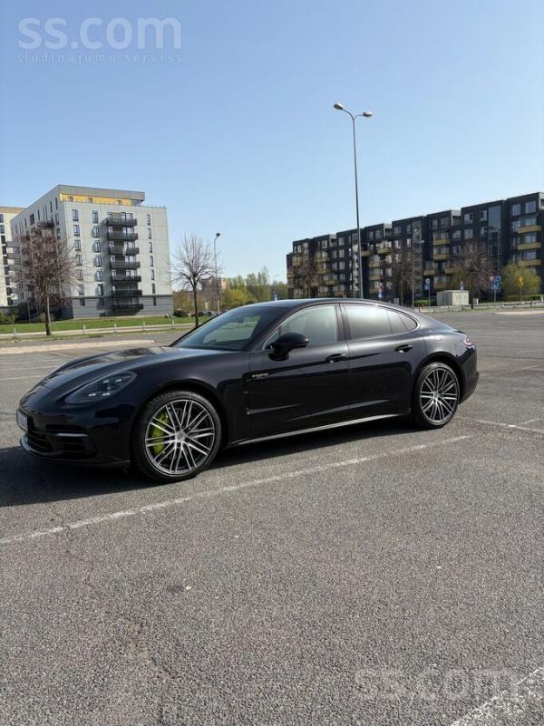 Melns Porsche Panamera 2017 Rīga, ar dzinēja tilpumu 2.90 L un nobraukumu 73 tūkst. km par 51900 €, foto 3 vietnē AUTOMOTO.COM.LV
