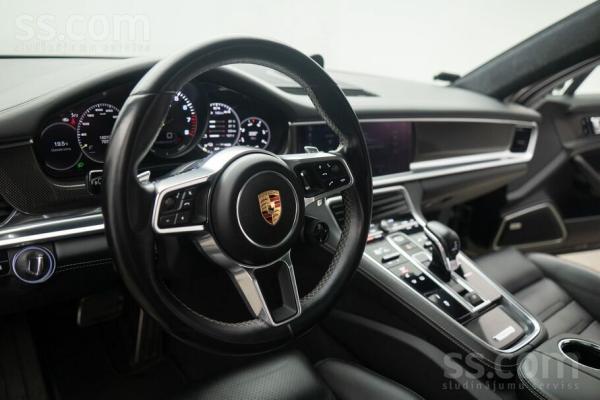 Black Porsche Panamera 2017 in Tallinn, with an engine capacity of 2.90 L and mileage of 160 thousand km for 48899 €, photo 8 on AUTOMOTO.COM.LV
