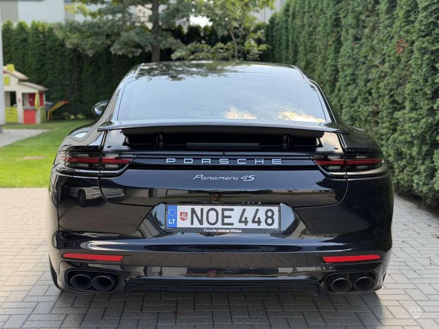 Black Porsche Panamera 2017 in Kaunas, with an engine capacity of 2.89 L and mileage of 179 thousand km for 41650 €, photo 3 on AUTOMOTO.COM.LV
