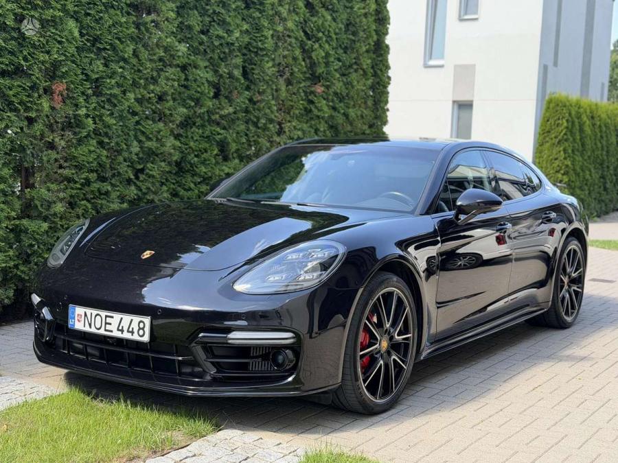 Black Porsche Panamera 2017 in Kaunas, with an engine capacity of 2.89 L and mileage of 179 thousand km for 41650 €, photo 5 on AUTOMOTO.COM.LV