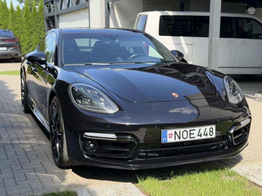 Black Porsche Panamera 2017 in Kaunas, with an engine capacity of 2.89 L and mileage of 179 thousand km for 41650 €, photo 7 on AUTOMOTO.COM.LV
