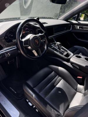 Black Porsche Panamera 2017 in Kaunas, with an engine capacity of 2.89 L and mileage of 179 thousand km for 41650 €, photo 12 on AUTOMOTO.COM.LV