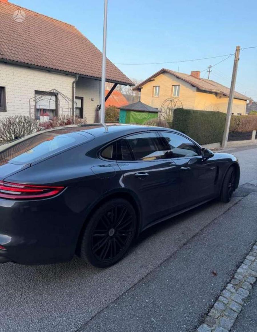 Melns Porsche Panamera 2018 Marijampole, ar dzinēja tilpumu 2.90 L un nobraukumu 193 tūkst. km par 41950 €, foto 3 vietnē AUTOMOTO.COM.LV