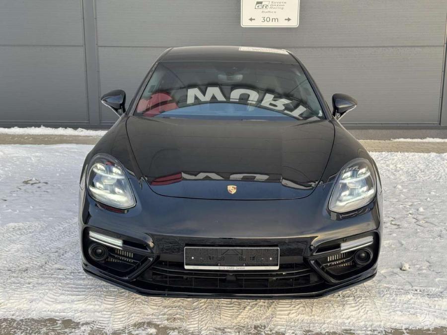Black Porsche Panamera 2018 in Vilnius, with an engine capacity of 4.00 L and mileage of 64 thousand km for 66500 €, photo 7 on AUTOMOTO.COM.LV