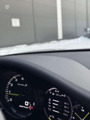Black Porsche Panamera 2018 in Vilnius, with an engine capacity of 4.00 L and mileage of 64 thousand km for 66500 €, photo 32 on AUTOMOTO.COM.LV