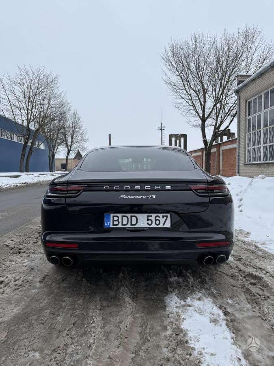 Black Porsche Panamera 2018 in Klaipeda, with an engine capacity of 2.89 L and mileage of 136 thousand km for 58500 €, photo 5 on AUTOMOTO.COM.LV