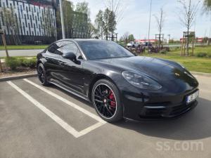 Melns Porsche Panamera 2018 Rīga, ar dzinēja tilpumu 2.90 L un nobraukumu 159 tūkst. km par 50500 €, foto 3 vietnē AUTOMOTO.COM.LV