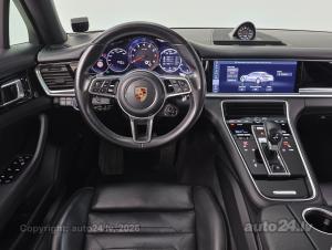 Black Porsche Panamera 2020 in Tallinn, with an engine capacity of 2.90 L and mileage of 100 thousand km for 56000 €, photo 17 on AUTOMOTO.COM.LV