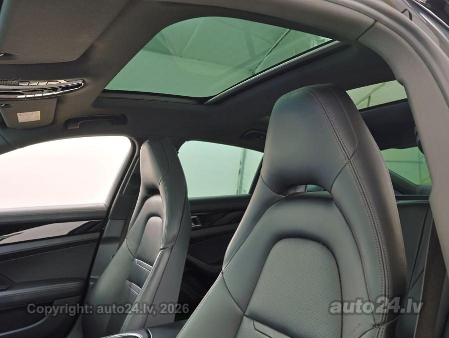 Black Porsche Panamera 2020 in Tallinn, with an engine capacity of 2.90 L and mileage of 100 thousand km for 56000 €, photo 21 on AUTOMOTO.COM.LV