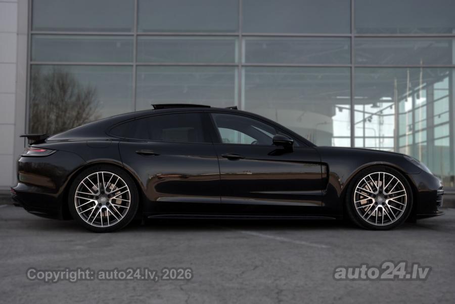 Black Porsche Panamera 2021 in Tallinn, with an engine capacity of 2.90 L and mileage of 62 thousand km for 75900 €, photo 4 on AUTOMOTO.COM.LV
