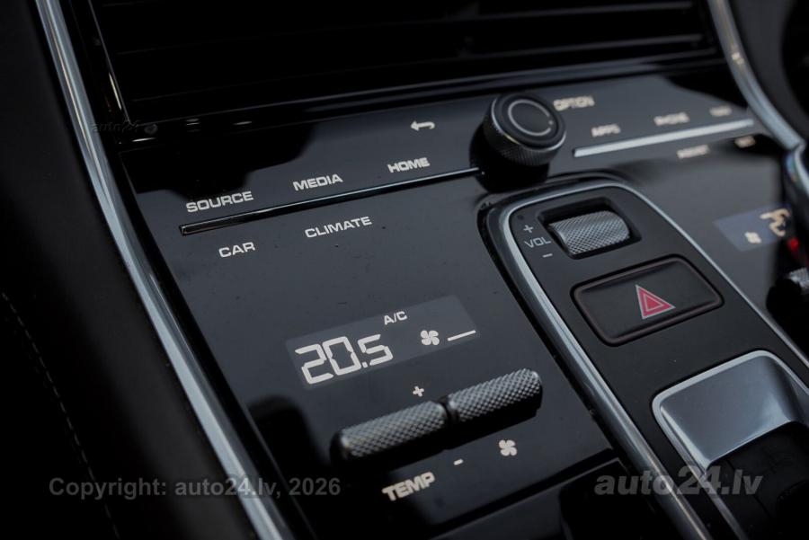 Black Porsche Panamera 2021 in Tallinn, with an engine capacity of 2.90 L and mileage of 62 thousand km for 75900 €, photo 8 on AUTOMOTO.COM.LV
