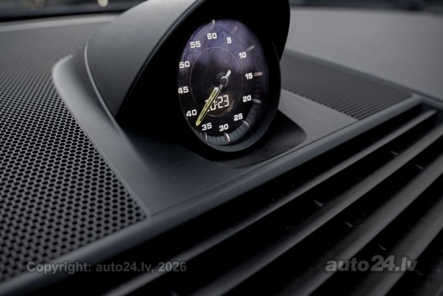 Black Porsche Panamera 2021 in Tallinn, with an engine capacity of 2.90 L and mileage of 62 thousand km for 75900 €, photo 12 on AUTOMOTO.COM.LV