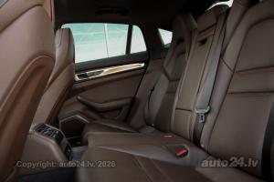 Black Porsche Panamera 2021 in Tallinn, with an engine capacity of 2.90 L and mileage of 62 thousand km for 75900 €, photo 29 on AUTOMOTO.COM.LV