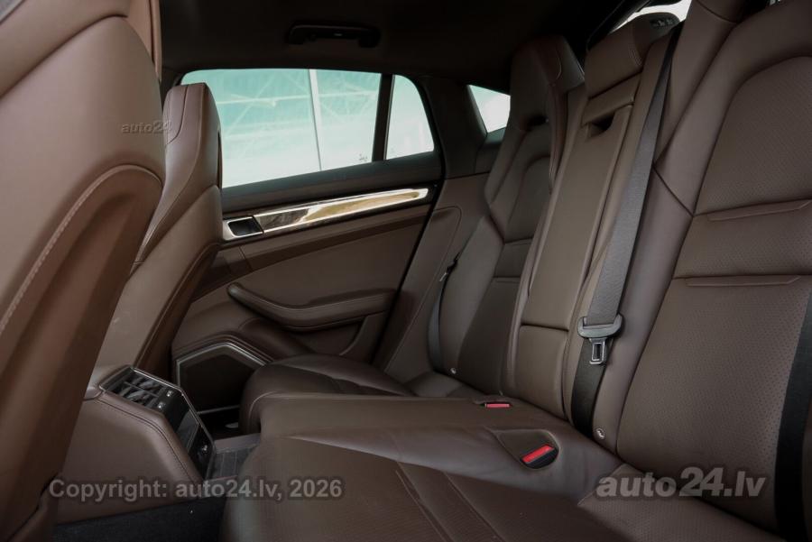 Black Porsche Panamera 2021 in Tallinn, with an engine capacity of 2.90 L and mileage of 62 thousand km for 75900 €, photo 29 on AUTOMOTO.COM.LV