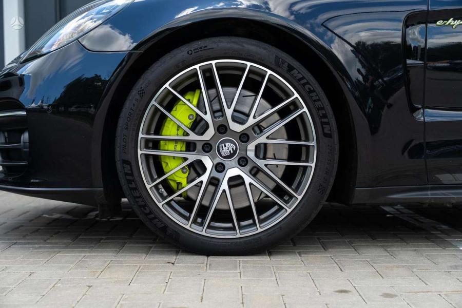 Melns Porsche Panamera 2021 Viļņa, ar dzinēja tilpumu 3.00 L un nobraukumu 68 tūkst. km par 75000 €, foto 12 vietnē AUTOMOTO.COM.LV