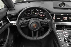Melns Porsche Panamera 2021 Viļņa, ar dzinēja tilpumu 3.00 L un nobraukumu 68 tūkst. km par 75000 €, foto 24 vietnē AUTOMOTO.COM.LV