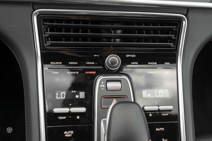 Melns Porsche Panamera 2021 Viļņa, ar dzinēja tilpumu 3.00 L un nobraukumu 68 tūkst. km par 75000 €, foto 36 vietnē AUTOMOTO.COM.LV