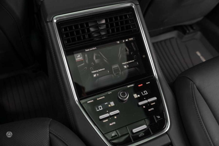Melns Porsche Panamera 2021 Viļņa, ar dzinēja tilpumu 3.00 L un nobraukumu 68 tūkst. km par 75000 €, foto 39 vietnē AUTOMOTO.COM.LV