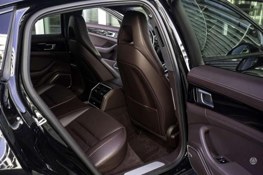 Melns Porsche Panamera 2021 Viļņa, ar dzinēja tilpumu 2.89 L un nobraukumu 170 tūkst. km par 59500 €, foto 23 vietnē AUTOMOTO.COM.LV