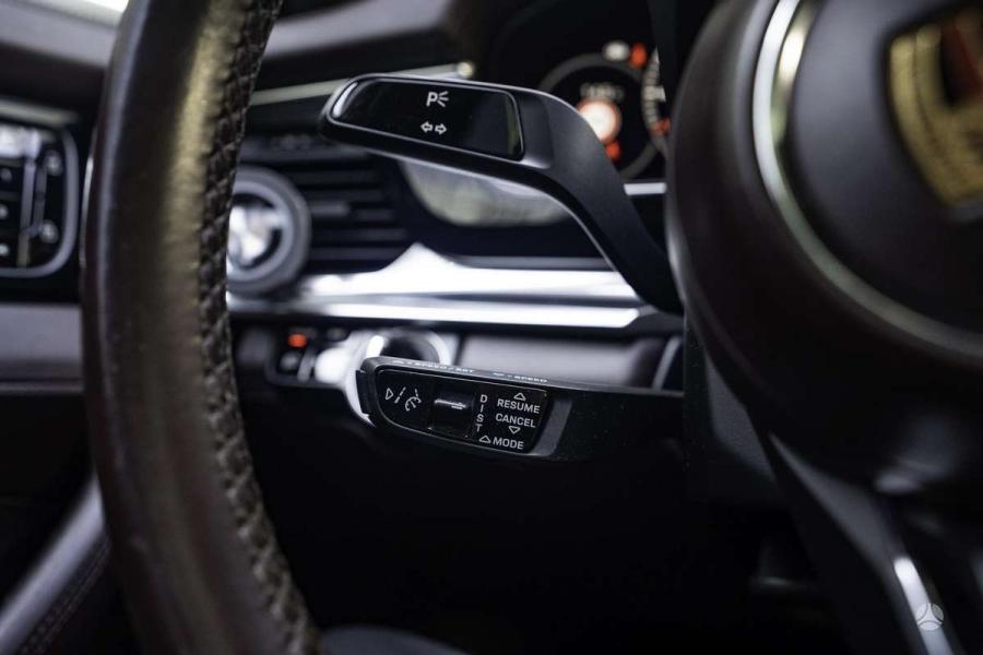 Melns Porsche Panamera 2021 Viļņa, ar dzinēja tilpumu 2.89 L un nobraukumu 170 tūkst. km par 59500 €, foto 36 vietnē AUTOMOTO.COM.LV