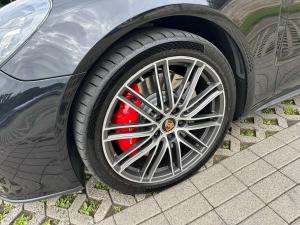 Black Porsche Panamera 2021 in Kaunas, with an engine capacity of 2.89 L and mileage of 84 thousand km for 84900 €, photo 10 on AUTOMOTO.COM.LV