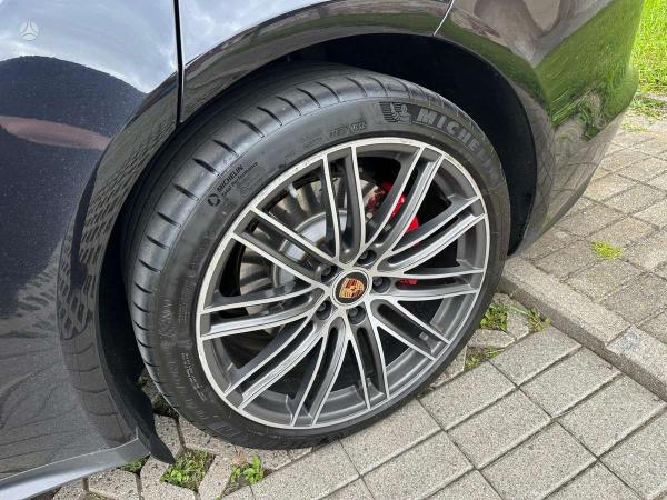 Black Porsche Panamera 2021 in Kaunas, with an engine capacity of 2.89 L and mileage of 84 thousand km for 84900 €, photo 11 on AUTOMOTO.COM.LV