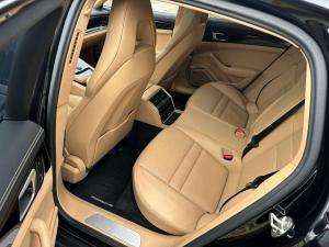Black Porsche Panamera 2021 in Kaunas, with an engine capacity of 2.89 L and mileage of 84 thousand km for 84900 €, photo 12 on AUTOMOTO.COM.LV