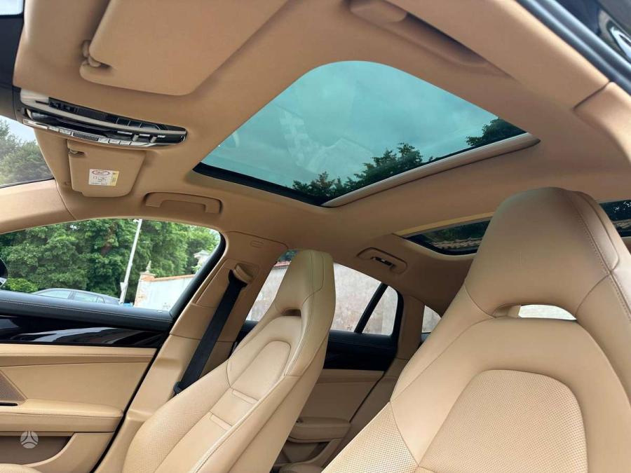 Black Porsche Panamera 2021 in Kaunas, with an engine capacity of 2.89 L and mileage of 84 thousand km for 84900 €, photo 17 on AUTOMOTO.COM.LV