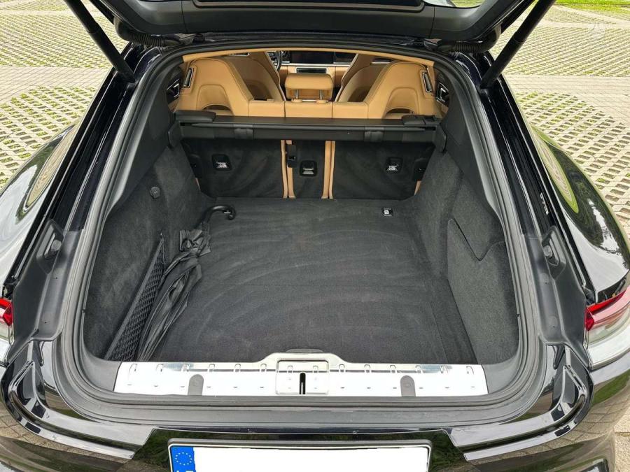 Black Porsche Panamera 2021 in Kaunas, with an engine capacity of 2.89 L and mileage of 84 thousand km for 84900 €, photo 23 on AUTOMOTO.COM.LV