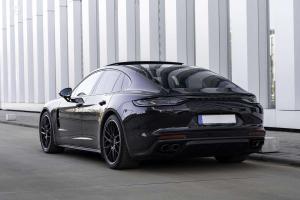 Black Porsche Panamera 2021 in Vilnius, with an engine capacity of 2.89 L and mileage of 170 thousand km for 57900 €, photo 3 on AUTOMOTO.COM.LV