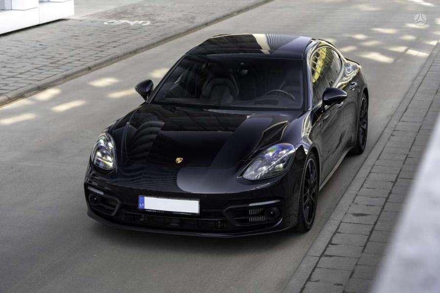 Black Porsche Panamera 2021 in Vilnius, with an engine capacity of 2.89 L and mileage of 170 thousand km for 57900 €, photo 8 on AUTOMOTO.COM.LV
