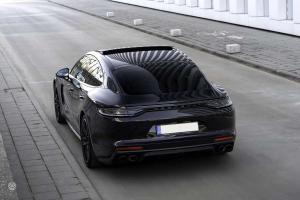 Black Porsche Panamera 2021 in Vilnius, with an engine capacity of 2.89 L and mileage of 170 thousand km for 57900 €, photo 9 on AUTOMOTO.COM.LV