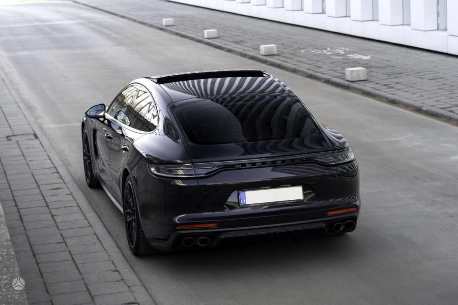 Black Porsche Panamera 2021 in Vilnius, with an engine capacity of 2.89 L and mileage of 170 thousand km for 57900 €, photo 9 on AUTOMOTO.COM.LV