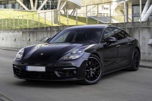 Black Porsche Panamera 2021 in Vilnius, with an engine capacity of 2.89 L and mileage of 170 thousand km for 57900 €, photo 10 on AUTOMOTO.COM.LV