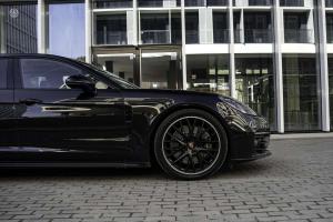 Black Porsche Panamera 2021 in Vilnius, with an engine capacity of 2.89 L and mileage of 170 thousand km for 57900 €, photo 14 on AUTOMOTO.COM.LV